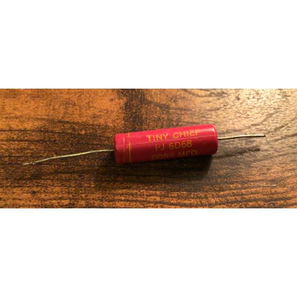 Spragueよりもカラッと明るいハイクオリティコンデンサ。Cornell シリーズ※Black Cat : スタンダードなバイト感、レンジが低音まで広く、枯れた感じが強い。※Greenie : Black Catと似ているが、若干バイト感...