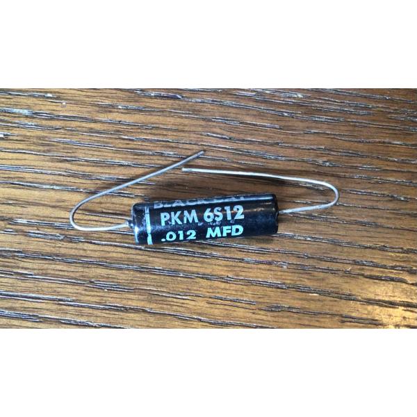 Spragueよりもカラッと明るいハイクオリティコンデンサ。Cornell シリーズ※Black Cat : スタンダードなバイト感、レンジが低音まで広く、枯れた感じが強い。※Greenie : Black Catと似ているが、若干バイト感...