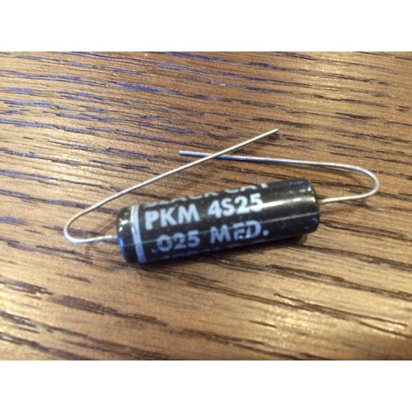 Spragueよりもカラッと明るいハイクオリティコンデンサ。Cornell シリーズ※Black Cat : スタンダードなバイト感、レンジが低音まで広く、枯れた感じが強い。※Greenie : Black Catと似ているが、若干バイト感...