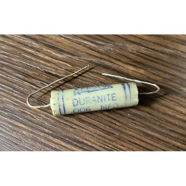 ひと味違う個性が光るハイクオリティコンデンサ。Wax、プラスチックタイプともに良質な音。バイト感がBumble Bee、Tigerと同じ位強いが、若干高音方向にバイト感があるのが特徴。丸い音質のギター等ではSpragueよりもこちらの方が抜...