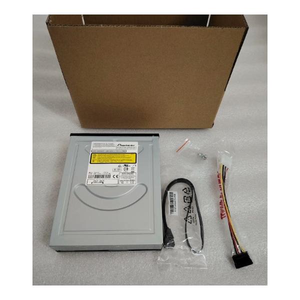 ■商品仕様についてインターフェース：SATA（シリアルATA）ベゼルタイプ：ブラック（前面パネル）イジェクトボタン式：あり※デスクトップPCのSATAインターフェースに対応していますが、ノートPCや外付けケースには対応していません。■対応メ...