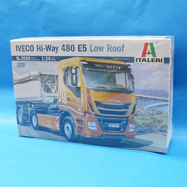 組み立て式プラスチックキットです、組み立てには別売りの接着剤・工具等が必要です、ご準備願います。対象年齢：14歳以上新品ですが、店頭併売品のため、箱・ビニールに傷等ある場合もございますので、その際はご容赦ください。