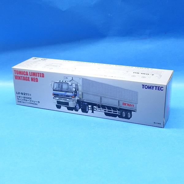 サイドミラーはお取り付けいただきます。そのため、工具・接着剤等が別途必要になりますのでご了承ください。トミカリミテッドヴィンテージは、ディスプレイ用トミカです。対象年齢：15才以上MADE IN CHINA新品ですが、店頭併売品のため箱に傷...