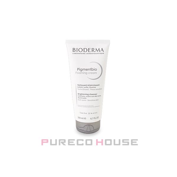 古い角質やくすみを取り除く、やさしいスクラブ洗浄料です。うるおいを与えながら、くすみを取り除き、やわらかくなめらかな透明感のある肌に整えます。【使用方法】軽く湿った肌に、目元を避けて塗布し、やさしくマッサージしながら泡立て、その後、十分洗い...