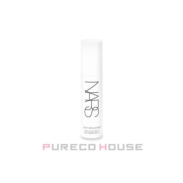 軽やかに。明るさ続く。くすみを補正し、肌を整え、化粧持ちが長時間持続するプライマーです。スキンケア成分を81％配合し、まるで美容液のようなテクスチャーで心地よく肌に馴染みます。ブライトニング パール ブレンドが、光を柔らかく拡散し、くすみを...