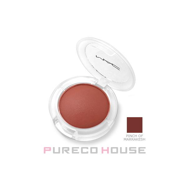 頬を内からぽっと染めるような、とびきりイノセントな血色感を与えるチーク。弾力のある"おもち"テクスチャーでツヤ感のある肌を演出しながらも、仕上がりはサラリ。毛穴も目立ちにくい印象に。【使用方法】中指と薬指を揃えポンポンと2回チークをタップし...