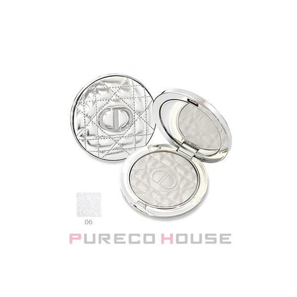 肌に光のヴェールと透明感を纏うハイライターです。ピュアな光を拡散させる透明なジェルベースに、微細なパールを配合したテクノロジーにより肌にふんわりと溶け込むようになじみ、繊細な煌めきと明るさが一日中続きます。【使用方法】直接指先もしくはブラシ...