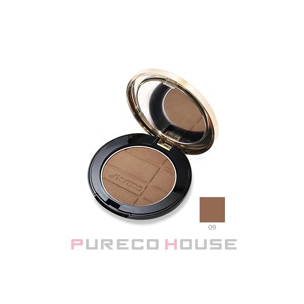 内側からにじみ出るような艶めき、血色感、上質な立体感を生み出すフェイス&amp;アイカラーです。スキンケアリキッド配合のしっとりした柔らかなパウダーが、溶け込むように肌に馴染みます。長時間うるおいをまとったような仕上がりが続き、肌本来の美し...