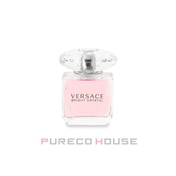 不変に輝く宝石のような、時を超えても輝きを失わない永遠のエレガンスを、フレグランスで表現したブライトクリスタル。アイスドアコードとザクロが幕を開け、透明感のある芍薬、マグノリア、ロータスフラワーが後に続き、ゴージャスなアンバーへと変化するフ...