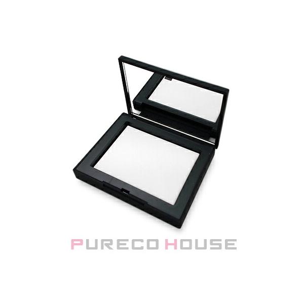 柔らかくシルクのような贅沢な肌触りと、まるで何もつけていないかのような軽いつけ心地で、肌に簡単に均一に広がります。タッチアップに最適、テカリを抑え、ファンデーションをなめらかに整えます。パラベンフリー。合成香料不使用。【カラー】：#5894...