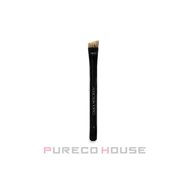 幅広のユニークなカットで、シャープにも自然にも思いのままに描けるアイブロウブラシ。弾力、コシ、幅のバランスが絶妙な仕上がりのアイブロウブラシ。眉にからみやすい毛質で、描いた眉をふんわりぼかすのに適しています。使う角度によって、シャープなライ...