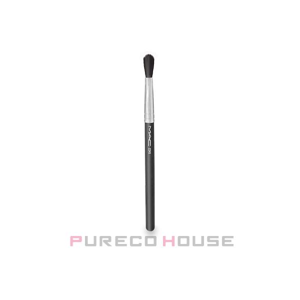 アイシャドウを目の輪郭に沿って薄く重ね、ブレンドするのにおすすめ。丸く細い毛先でミディアムサイズのブラシ。