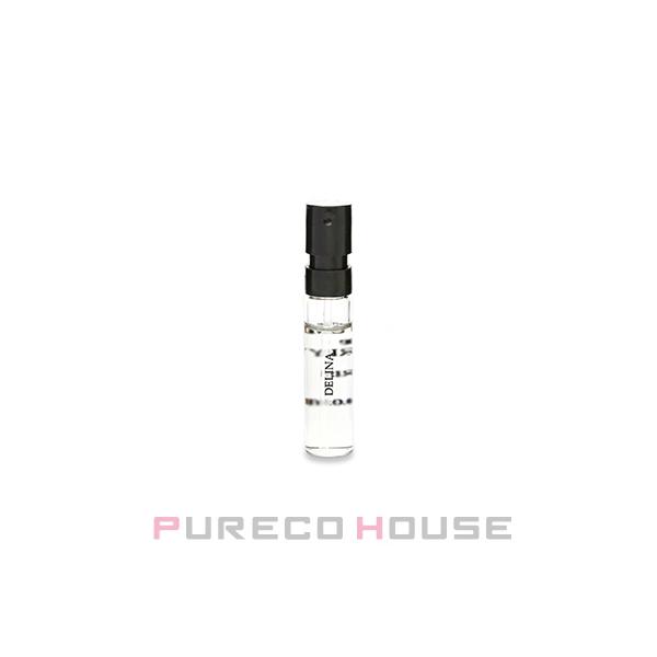 光り輝く官能的な女性らしさを表現したフローラルブーケです。トルコキキョウを中心に、スズランやシャクヤクなどのフローラルな香りが漂います。ライチ、ルバーブ、ベルガモットにナツメグを加えた香りは、力強く生き生きとした印象を与えます。バニラは、ホ...