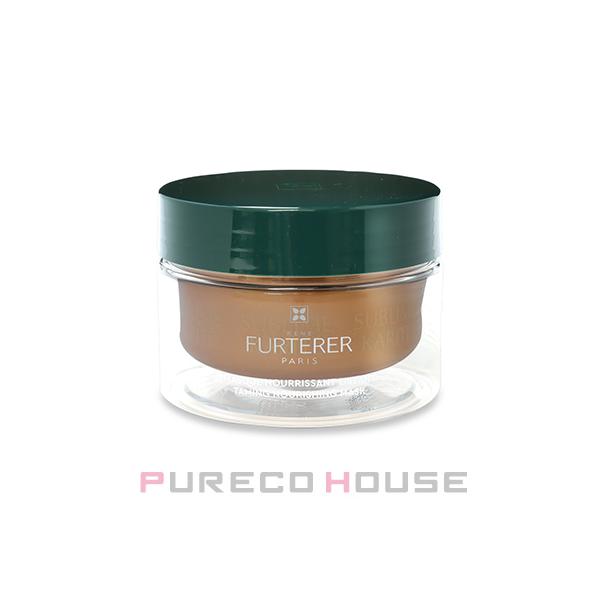 保湿の為にシアとセラミド成分配合で髪と頭皮の乾燥にアプローチ。髪のもつれをケアし、髪一本一本のキューティクルを整え、シルクのように滑らかな仕上がりへと導くトリートメント。乾燥した髪を滑らかに整え、ドライ後も絡みにくく、美しい艶髪へ。【使用方...