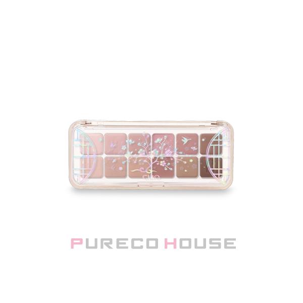 自分のパーソナルカラーに合わせて選べる高クオリティーテクスチャー。ベースから締め色まで、“捨て色なし”の12色構成で空気のようにふんわり密着しながらも、ひと塗りでしっかり発色し粉飛びの心配もなし。塗った瞬間に感じられる柔らかなテクスチャーと...