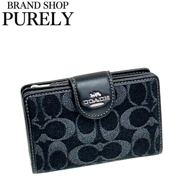 コーチのシグネチャーデニム ミディアム コーナー ジップ ウォレットのご紹介です。環境に優しい素材とヴィンテージ感あふれるデザイン性がオシャレな折り財布です。使い勝手の良いミディアムサイズで手なじみもよく、ファスナー式の小銭入れも備わってい...