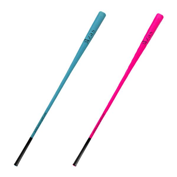 ドライバーと同じ長さ・近いバランスに作られています。男子プロに一番多く愛用して頂いているモデルです。トレーニングにも調度良い重さのアスリートモデルです。【素材】竹【サイズ】45インチ（約114cm）／約600g【カラー】ブルー×黒、ピンク×...