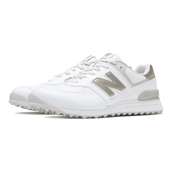 【商品説明】日本人の足にフィットするゴルフパフォーマンスラストを採用した人気の「574」スパイクレスモデルがv4にアップデート。ゴルフに最適化したグリップ性の高いラギッド意匠のアウトソールと、捻れを抑えるナイロンシャンク、安定性を高めるCR...