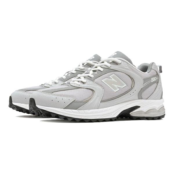 【商品説明】ライフスタイル「530」をゴルフシューズ向けにアレンジしたスパイクレスモデルのシーズナルカラーが登場。レイヤーを重ねたアッパーとボリューム感のあるソールがプレー中の足元をスタイリッシュに彩りつつ、ゴルフ向けに設計されたソールがゴ...