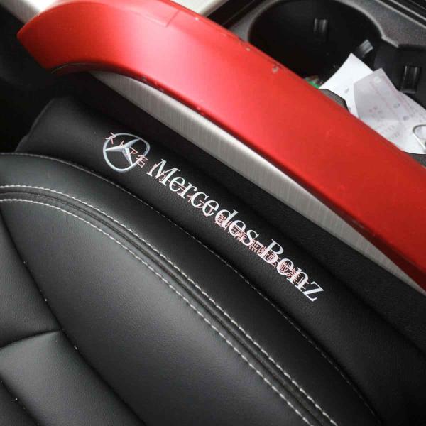 商品状態：新品未使用 隙間クッション 車内小物落下防止【サイズ】約46*6cm 【汎用品】左右2個セットレザー使用で【高級車】の外観も失うことはありません取付は本品をシートベルトのバックルに通して隙間に差し込むだけです車のシート保護クッショ...