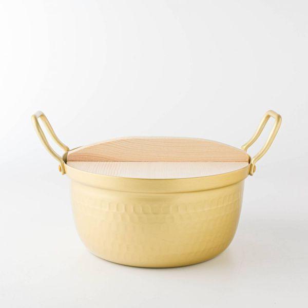 昔ながらの懐かしいアルミ鍋。たまには原点に戻って、素材の味わいをじっくりゆったり堪能するのもいいかも。普段の一人鍋も、インスタント麺も、あら不思議ちょっと特別なお料理に。キャンプやアウトドアのおともにしてもなんだか可愛い。【セイロと合わせて...