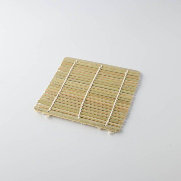 マルチに使える、ベーシックな竹スダレです。形状、サイズ様々ございますのでシーンに合わせてお選びください。角型のセイロにお使いいただけます。※天然素材のため色味や仕上がりの差や、小さなささくれ等がある場合がございます。■商品名　竹スダレ・角 ...