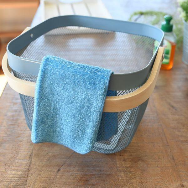 レーヨンのフィラメントでできたパイルのクロスは、毛抜けがなく食品への異物混入がありません。水で濡らして拭くだけで油汚れを削ぎ落とし、また生地についた油汚れは水で濯ぐだけで生地からするりと落ちます。ＩＨ周りや換気扇、油が飛び散るキッチン周りの...