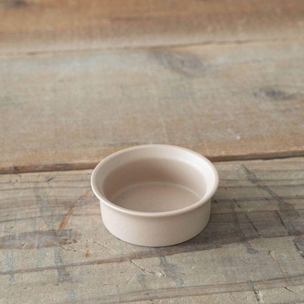 momentシリーズから、シンプルでS/M 2サイズで展開のココット。別売りの240mmプレートとあわせることで、カフェのワンプレートのようなうつわ使いをすることもできます。moment シリーズは、トーストが主役の朝ごはんのためのうつわと...