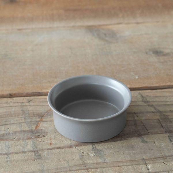 momentシリーズから、シンプルでS/M 2サイズで展開のココット。別売りの240mmプレートとあわせることで、カフェのワンプレートのようなうつわ使いをすることもできます。moment シリーズは、トーストが主役の朝ごはんのためのうつわと...