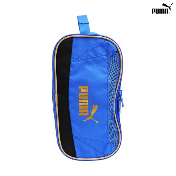 PUMAのかっこいいシューケースです。上履きや体育館シューズを入れるのにぴったり◎持ち手付きなので机の横にかけることができます♪【仕様】本体サイズ：約W150×H300×D100mm（持ち手含まず）材質：ポリエステル容量：8Lかっこいい　シ...