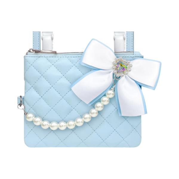 ズボンやスカートにクリップで簡単に取り付けられるポシェットポケットです。入れやすいワイドタイプでハンカチや小物が入り持ち歩きに便利♪ショルダーひも付きなのでショルダーバッグとして使っても◎【仕様】本体サイズ：約W140×H110×D15mm...