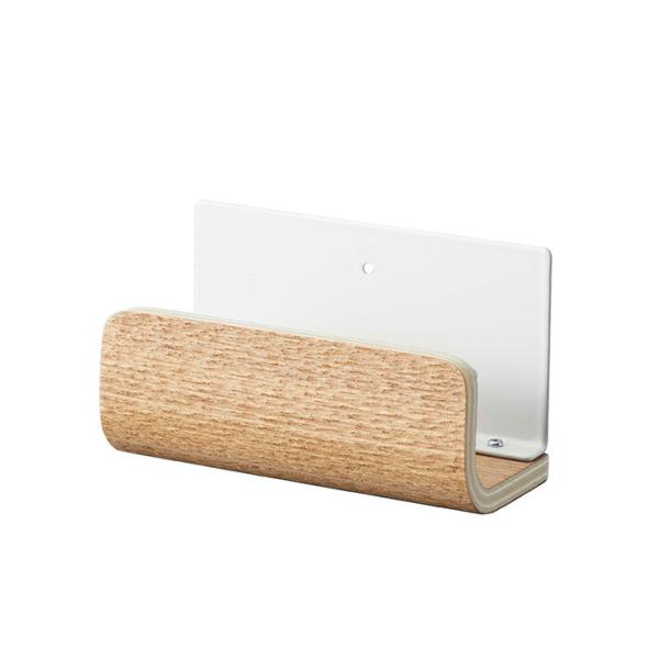 神札や破魔矢の定位置に、木目が美しい神札ホルダー！1枚神札を収納できるシングルタイプです。お手持ちの押しピンで固定可能！【仕様】商品サイズ：約W8.5×H5×D4.5cm商品重量：約100g品質表示：本体・スチール（粉体塗装）、天然木積層合...