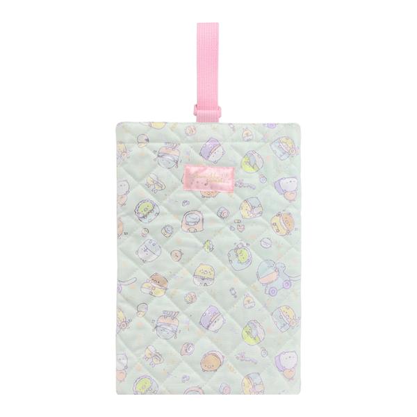 入学や新年度の準備にピッタリのキルトシューズバッグです。キルト製なので破れにくく丈夫！【仕様】サイズ：約W210×H300mm材質：綿幼稚園　小学校　キッズ　こども　子供用　キルト製　サンエックス※商品写真はサンプルのため、デザイン等若干の...