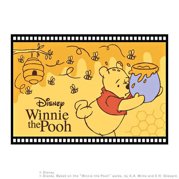 あったかくて柔らか。大きすぎず手軽に使える便利なサイズのひざ掛けです。小さなお子様のお昼寝用毛布としても◎【仕様】サイズ：約W100×H70cm材質：ポリエステル100%染料プリントジャガードヘムトリコットンヘム再生ポリエステルプーさん　ブ...