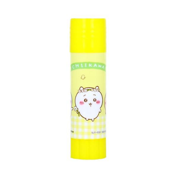 ちいかわのスティックのりが登場♪液体タイプに比べてしわになりにくく、用紙からもはみ出しにくい♪新学期や新入学の準備やプレゼントにもおすすめです◎【仕様】本体サイズ：約φ23×H89mmパッケージサイズ：約W65×H156×D24mm材質：の...