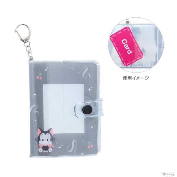 ディズニー×推し活をテーマにした、お気に入りのグッズをかわいく持ち歩けるアイテムが登場♪ブックタイプでカードや写真を複数持ち歩けるカードケースです。取り外しの簡単なナスカン付きなので持ち運びに便利♪トレカサイズのカードや写真が収納できます◎...