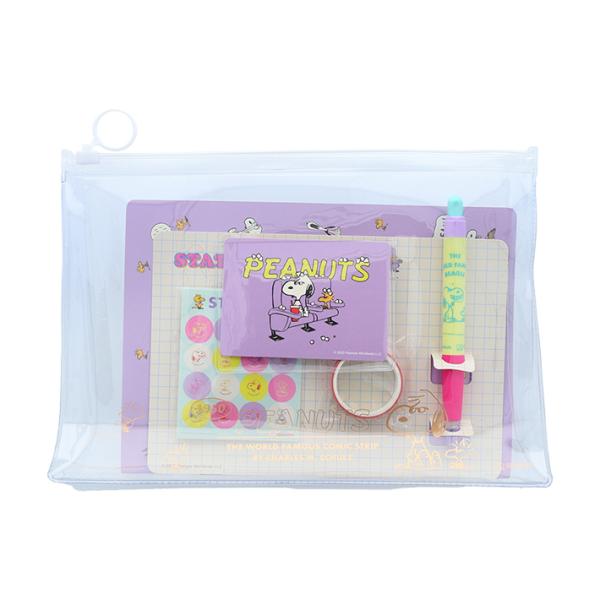 表情豊かなスヌーピーをテーマに、野球やアイスクリームなどのモチーフを組み合わせたレトロ感あるカラフルなグッズが登場♪スライダーケースにノート・ボールペン・シールなどが入ったギフトにぴったりなセットです。【セット内容】・スライダーケース・ノー...