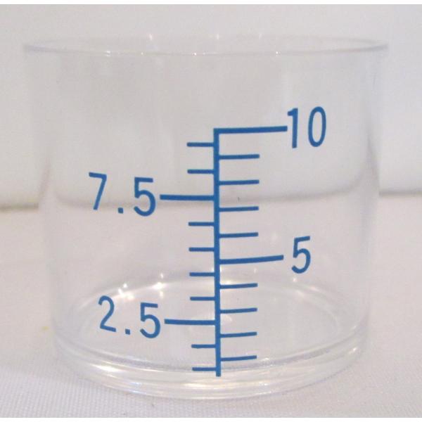 【容量】10ml【材質】ポリスチレン【備考】目盛0.5ml/1ml間隔0.5mlと1mlの２種類の間隔があり、とても見やすいプリント目盛付き軽量カップ