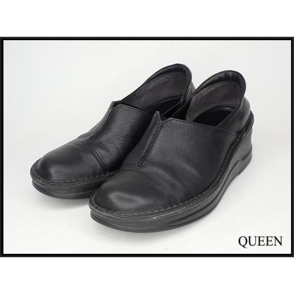 ブランド・説明TRANQUILLOトランキーロのレザーシューズです。とても雰囲気のあるデザインですね。素敵にお使い頂けると思います。気になる方は是非ご検討下さい。サイズ表記　23.5 EEE　　　実寸　23.5cm　　かかとの高さ5cm　　...