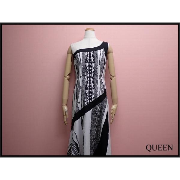 ブランド・説明ALOHA STANDARDアロハスタンダードのワンショルダーワンピースです。とても雰囲気のあるデザインですね。素敵にお使い頂けると思います。気になる方は是非ご検討下さい。サイズ表記　2　　　実寸　肩から裾まで127cm　身幅...