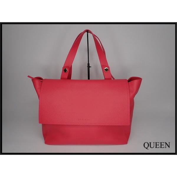 ブランド・説明ORCIANIオルチアーニのレザーバッグです。イタリア製、ショルダーベルトは取り外し可能です。素敵にお使い頂けると思います。気になる方は是非ご検討下さい。ある程度平たく畳んだ状態で梱包・発送をさせて頂きます。到着時は畳みグセや...