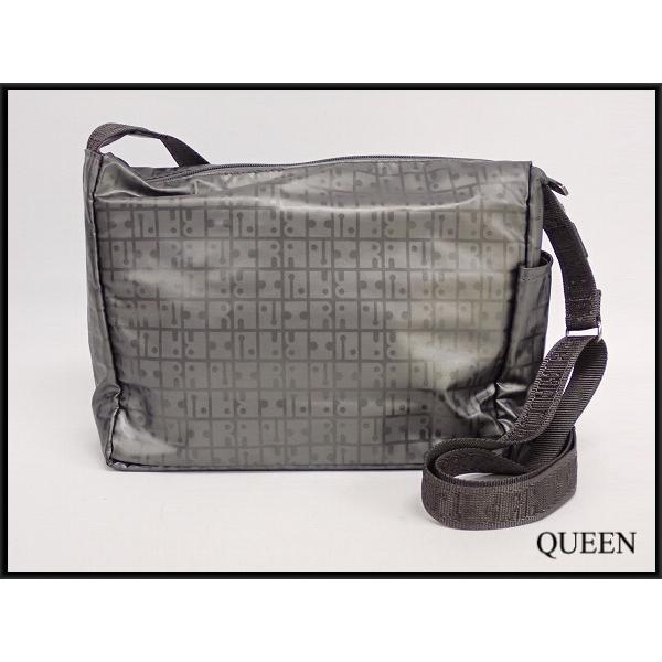 ブランド・説明Ravi Raviラビラビのバッグです。長くお使い頂けそうなデザインですね。素敵にお使い頂けると思います。気になる方は是非ご検討下さい。サイズ実寸　横23cm　縦19cm　幅10cm　　　　ショルダーベルトの長さ（最長）138...