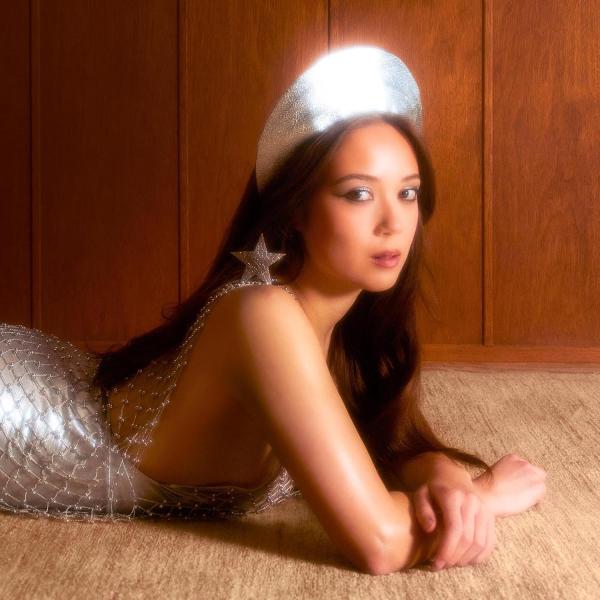 レイヴェイ レイベイ CD アルバム LAUFEY BEWITCHED 全14曲 輸入盤 ビウィッチドディスク枚数： 1 紙ジャケットフォーマット： CD 輸入盤レーベル： LAUFEY特徴： メロウでノスタルジーを感じさせる曲調と歌声が高...