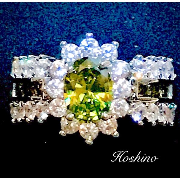 #星野プチプラ 若葉のようなグリーンの輝きが美しい大粒の人工宝石ペリドットにsonaダイヤモンドを合わせたゴージャスなデザインのリングです。リング部分はプラチナコーティングを施してあります。11号、13号、15号からお選びいただけます。新品...