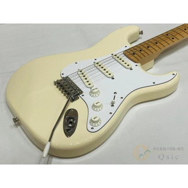 【状態】ナット裏、ボディ上部に1cmほどの打痕、ネック裏2Fに3mmほどの打痕が見られます。ボディ裏、側面にも数か所目立たない程度の打痕が見られます。ピックガードに赤い線が見られます。目立つ大きなダメージはなく中古品としては比較的きれいな状...