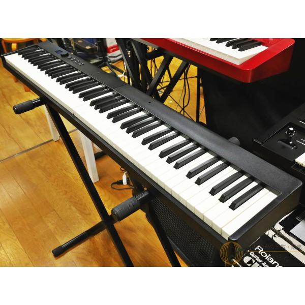 【状態】擦れや薄い傷が少々あり、折れ曲がる部分に少しぐらつきがございますが、目立ったダメージは見受けられず、その他特に目立った大きな傷はございません。もちろん動作は確認済みでございます。※画像のスタンドは撮影用のもので、商品には含まれません...