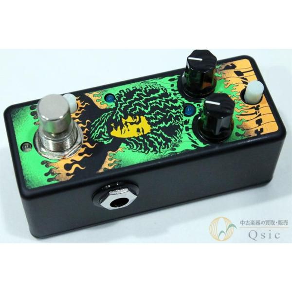 【状態】本体底面にテープ跡のような汚れが見受けられますが、大きなダメージなく中古品としては比較的きれいな状態です。もちろん動作は確認済みでございます。使用感の気にならない方にとってはお買い得な商品です。並行輸入品シリアルナンバー：#MMI2...