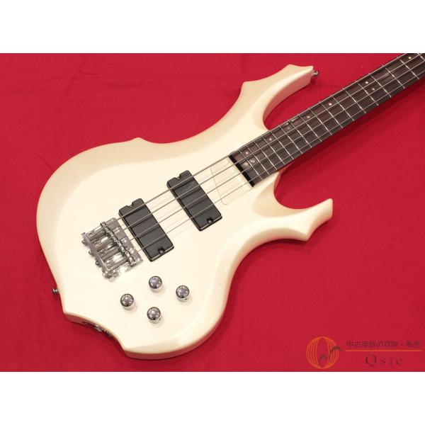 【状態】ロットカバーのネジ穴が舐めている状態ですが取り外しは可能です。使用に伴う打痕、塗装欠けが多数あり強い使用感が見受けられますが、外観が気にならない方にはお買い得のお品です。フレット残り：7割程度トラスロッド：余裕あり電気系統：問題なし...