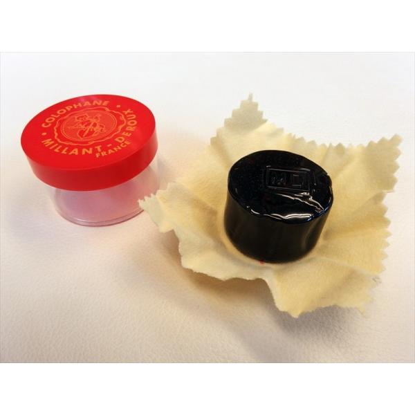 日本での売り上げ数１，２を争う定番の松脂です。ヴァイオリンからヴィオラ、チェロの方まで広く愛用されています。正式名称は、Thorvaldsson社製のミラン・デラックスという松脂ですが、蓋の部分に楽器を弾いている猫の絵が昔から使われているの...