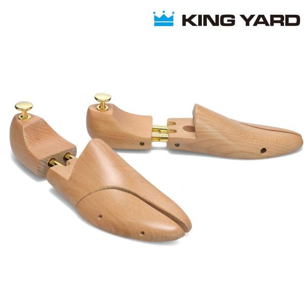リニューアル版「King Yardツインチューブシューツリー」は、職人が選んだブナ材と精緻な木型設計により、本格革靴の美しさを保ちます。チューブの留め具には、内側からネジを打ち込む仕様を採用。ブナ材を使用し、重厚な質感と優れた吸湿性を兼備。...